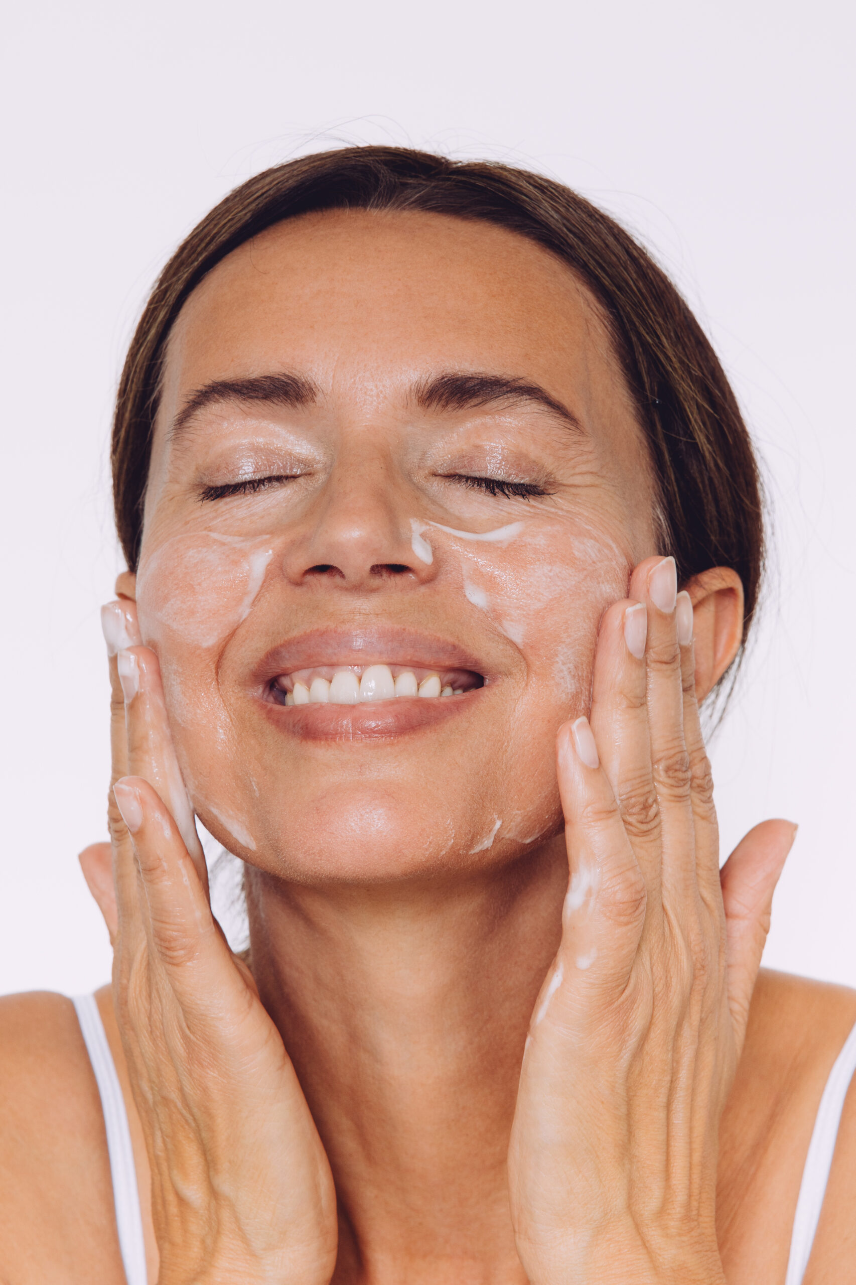 Hydraclean | Botanical pH friendly facial cleanser - CellDerma